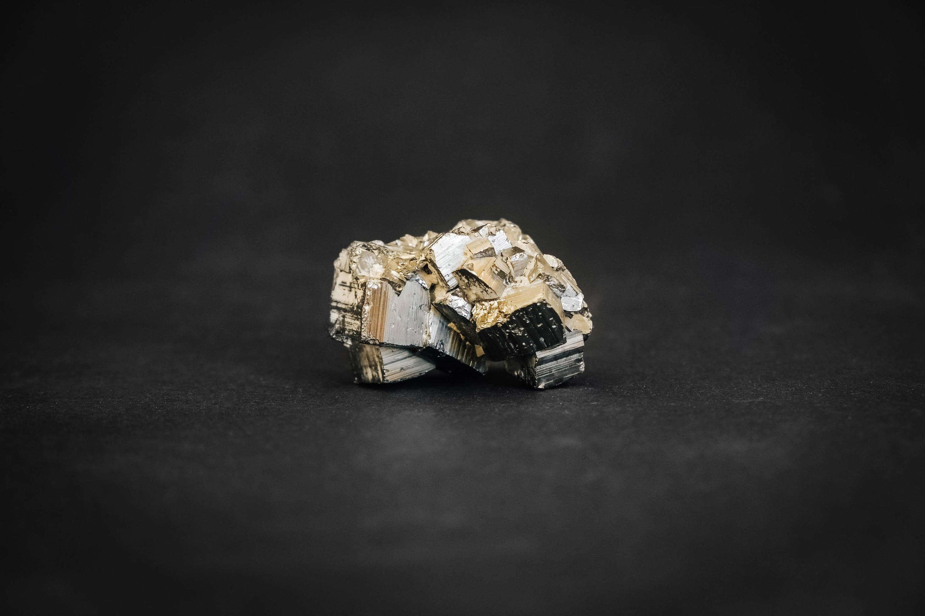 Pyrite Crystal: Powerful Ways to Use It in Your Daily Life for ...